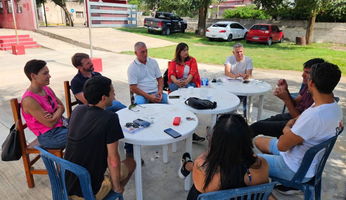 Legisladores del PJ realizaron un encuentro multisectorial en la Villa ...